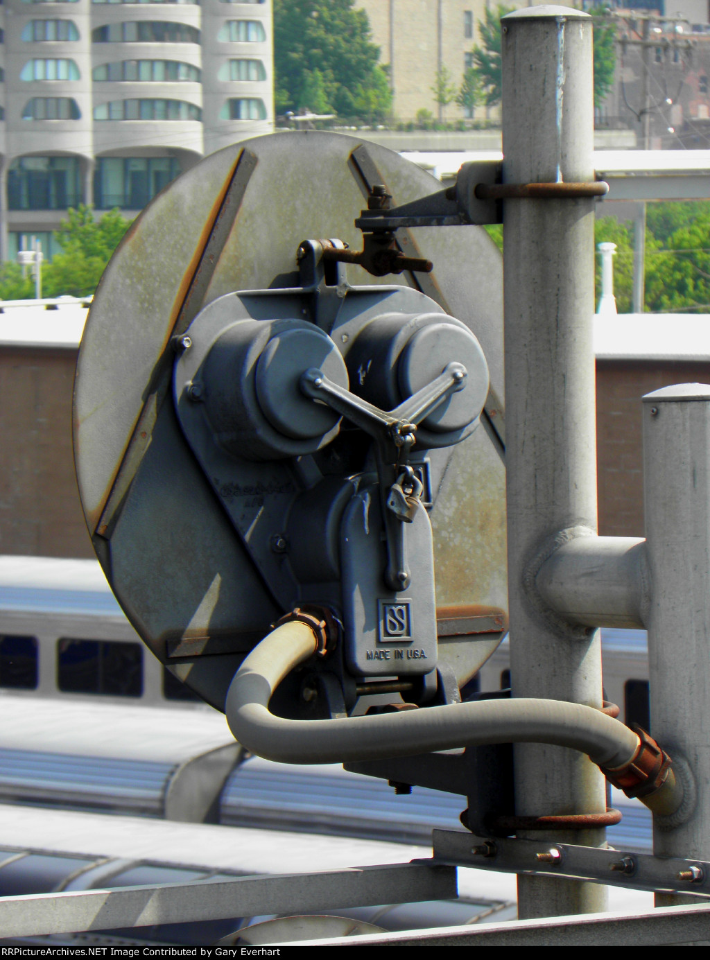 Back side of Amtrak/Metra signal next to Roosevelt Road overpass