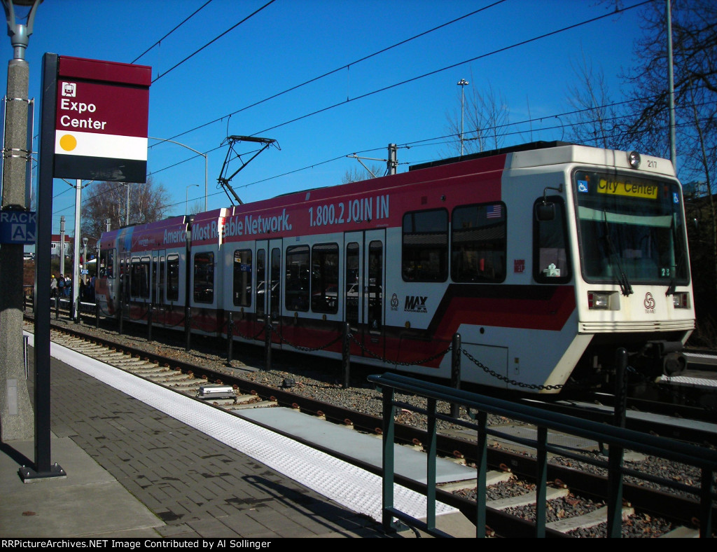 TriMet MAX 217