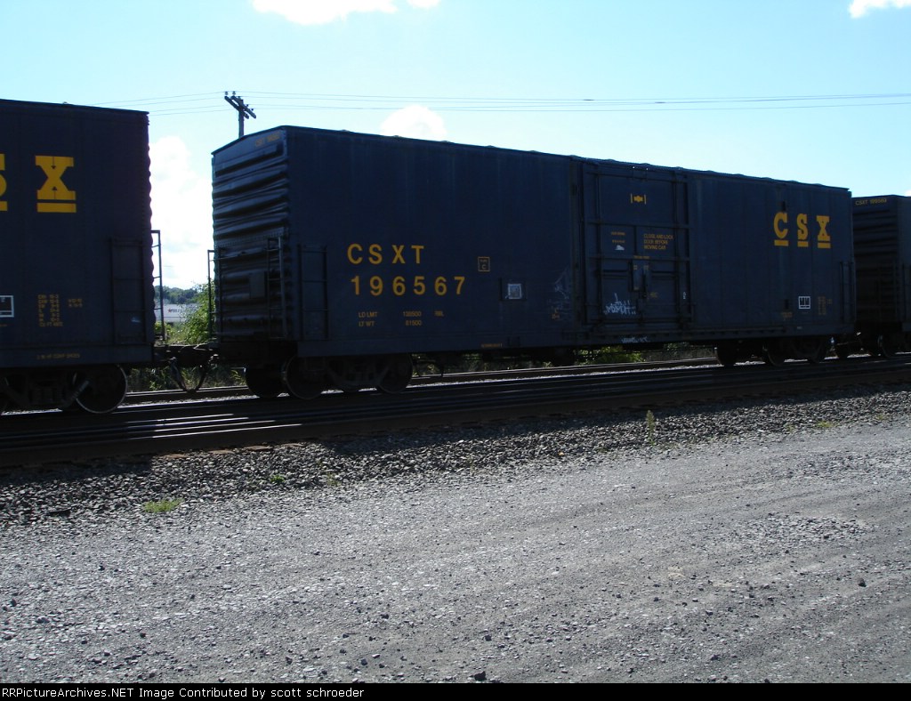 CSX 196567 & CSX 199569 Boxcar's EB