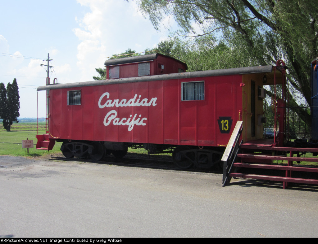 Canadian Pacific caboose room 13