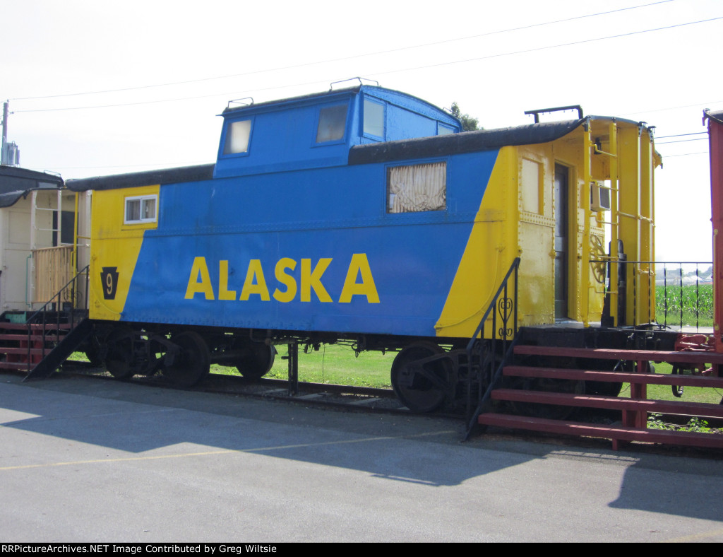 Alaska caboose room 9