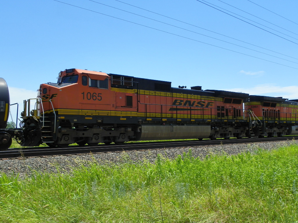 BNSF C44-9W 1065