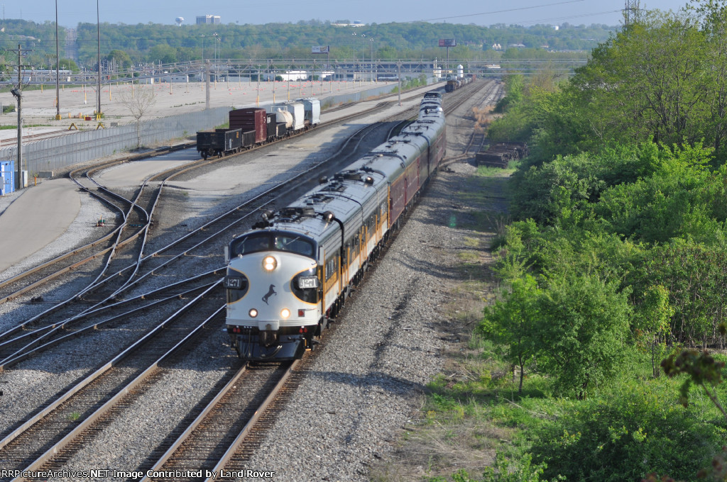 NS 4271 On NS 955 Eastbound