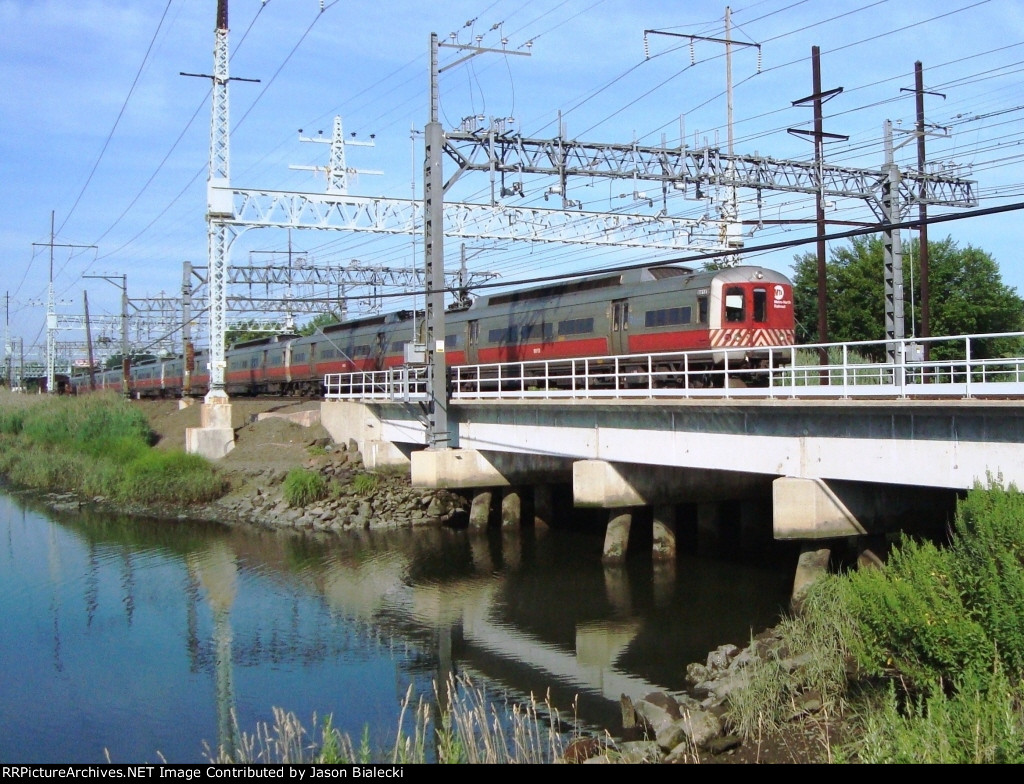 Metro North crosses West River Bridge