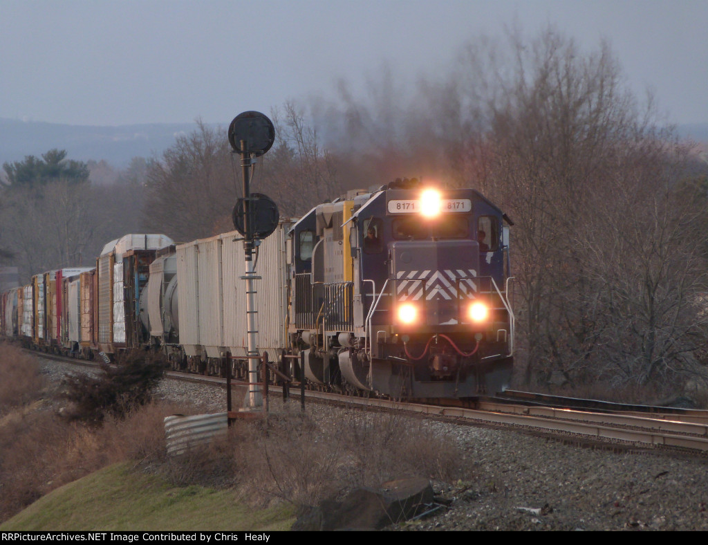 HLCX SD40-2 8171 leads Q417 in Blauvelt!