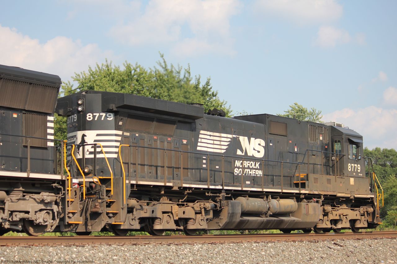 NS 8779