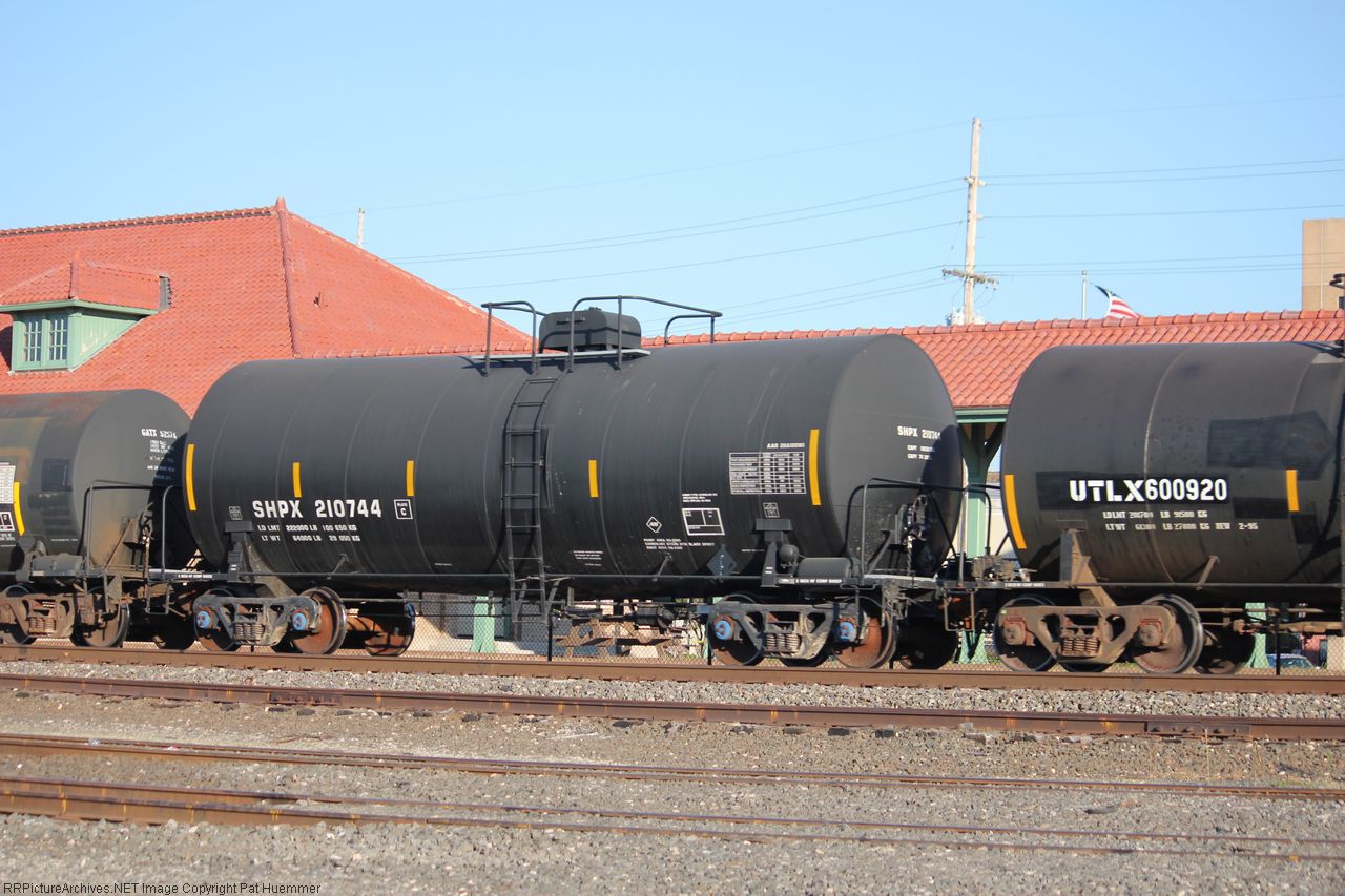SHPX 210744