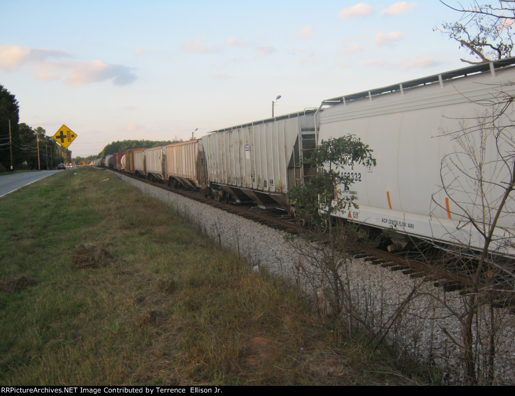 MKT Covered Hopper 4471 & AMCX Covered Hopper 463332