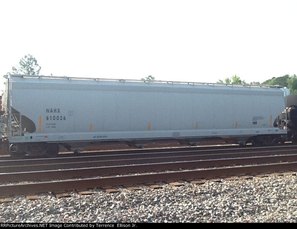 NAHX Covered Hopper 610026