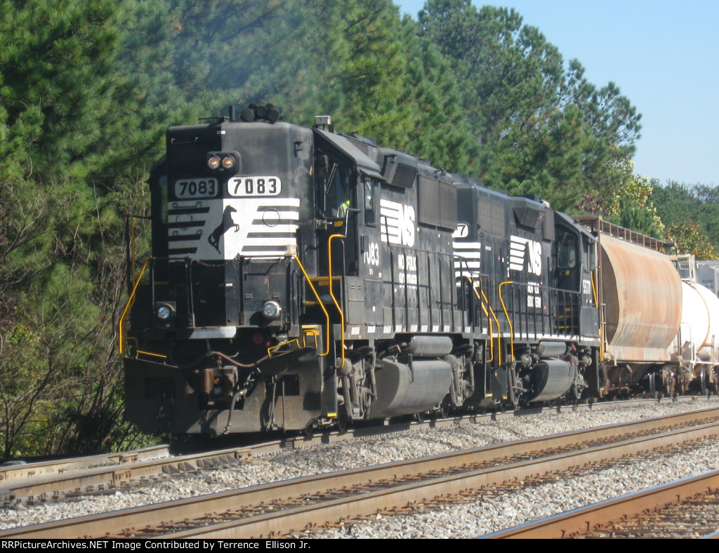 NS GP50 7083 & NS GP38-2 5577 Pic 1