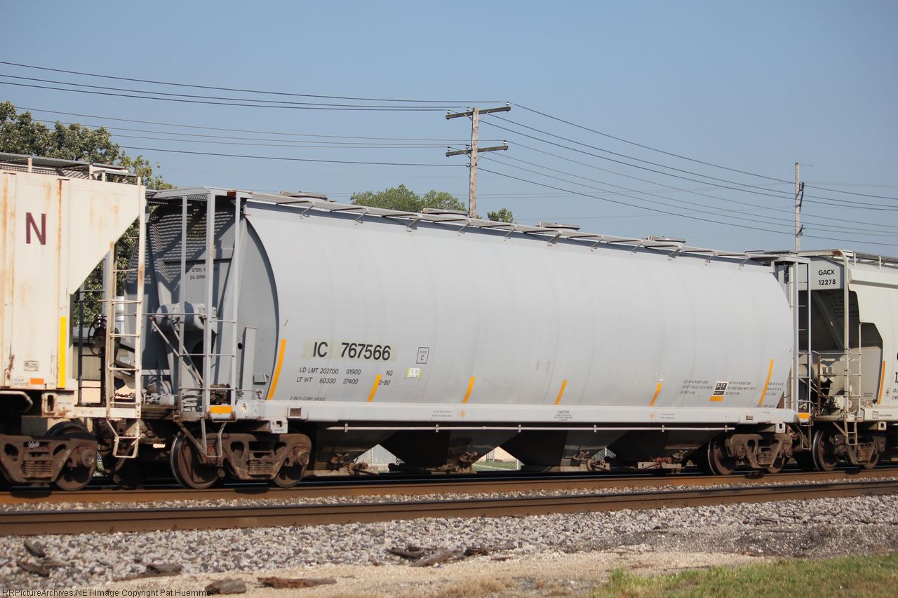 IC 767566