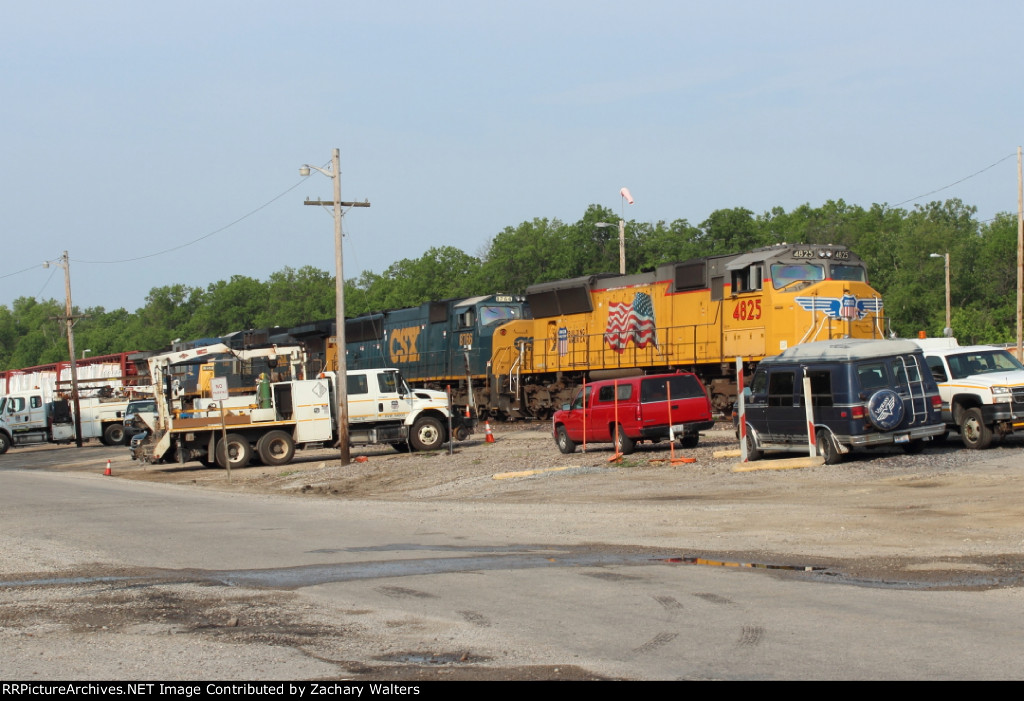 UP 4825 CSX 8766