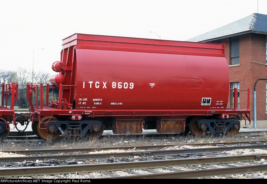 ITGX 8509, Ballast Hopper, on METRA Ballast train