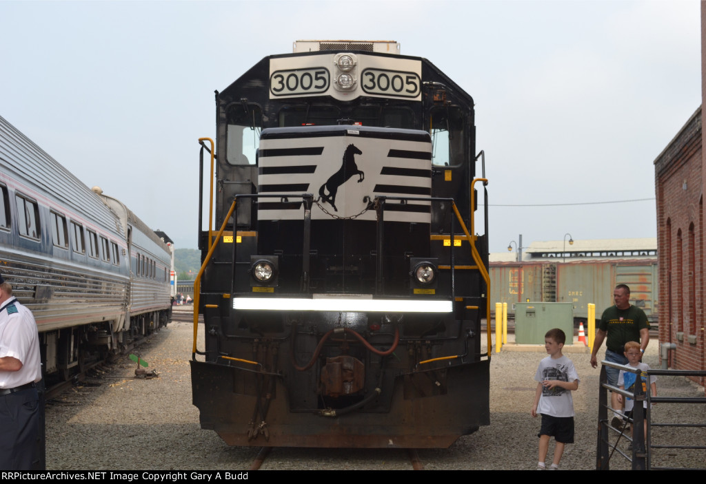 NORFOLK SOUTHERN GP40-2 3005 STEAMTOWN RAILFEST