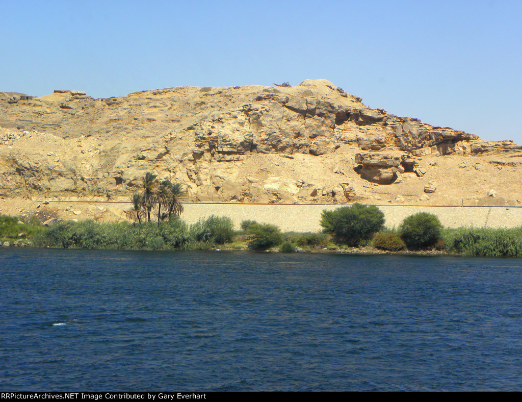 Egyptian National Rwy ROW along the Nile River