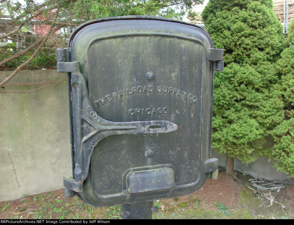 Old signal control box
