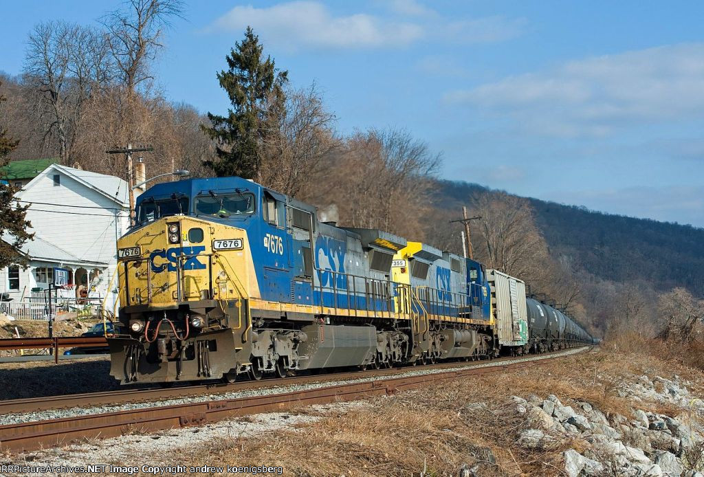 CSX GE C-40-8W 7676