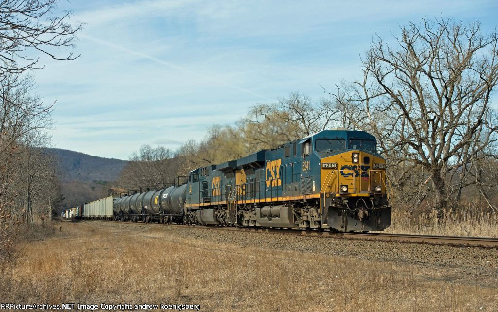 CSX GE ES44DC 5241