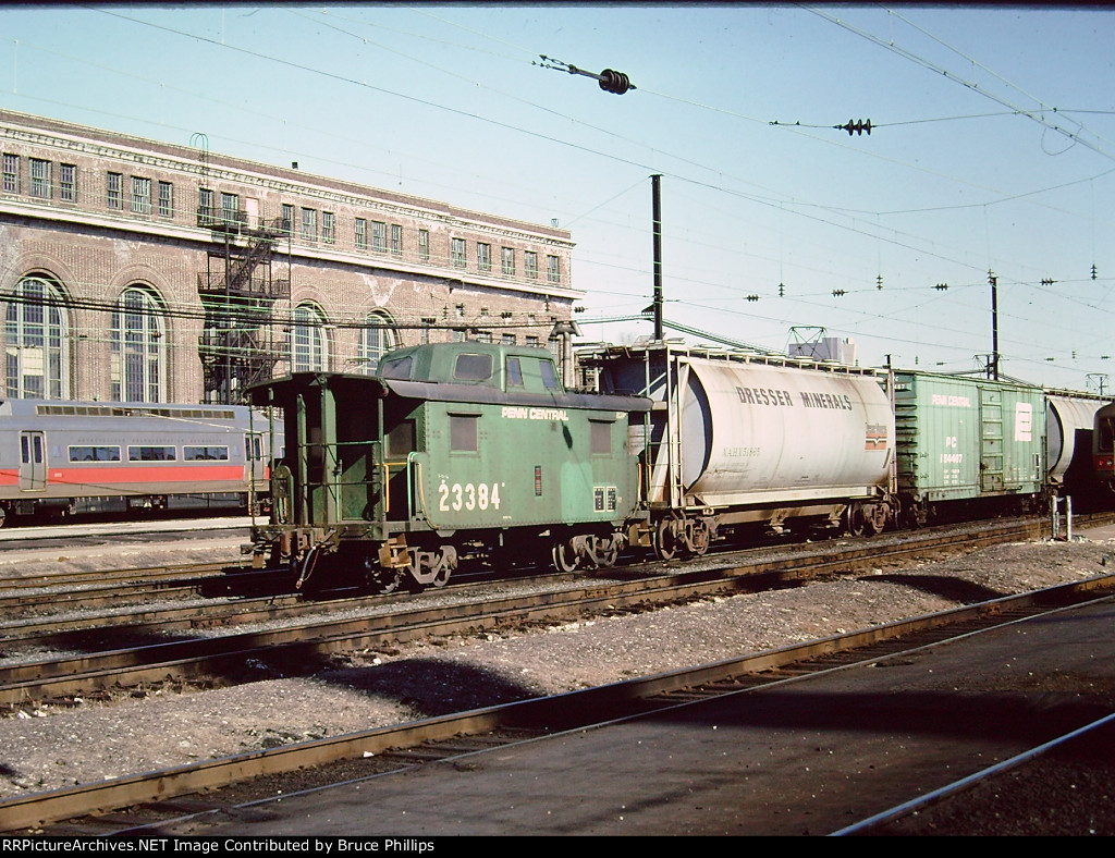 Penn Central Caboose - Eastbound Freight New Haven - 1976