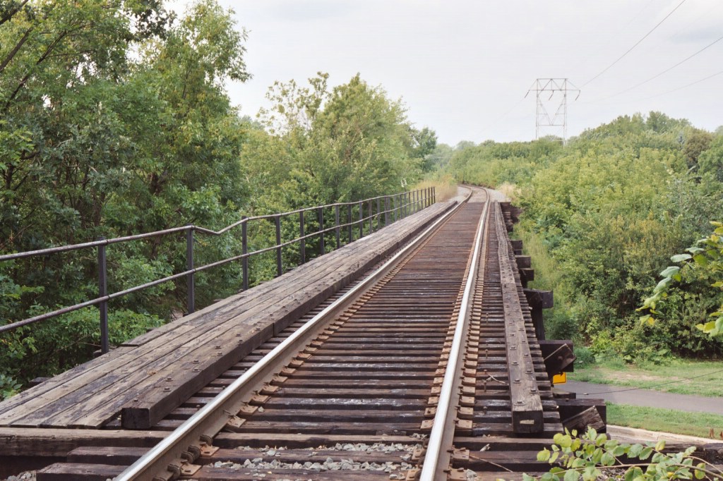 The Soo Lines "High Line" bypassed Shoreham Yard.