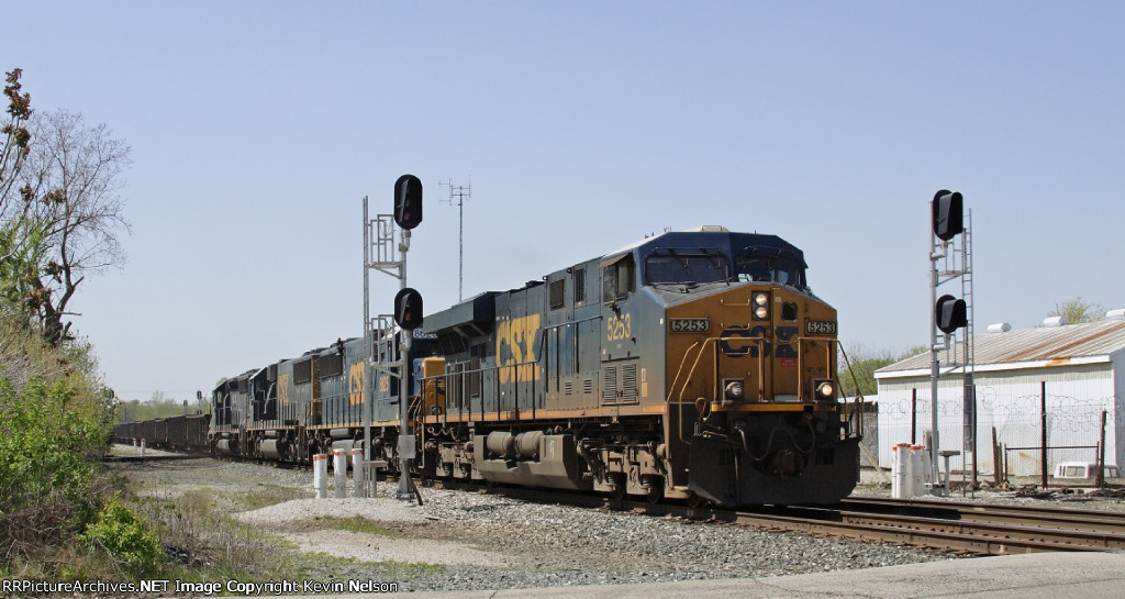 CSX 5253 ES44DC