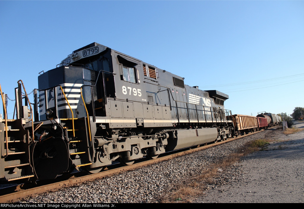 NS 8795