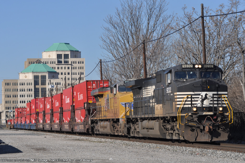 NS 9232 On NS 25 A Eastbound