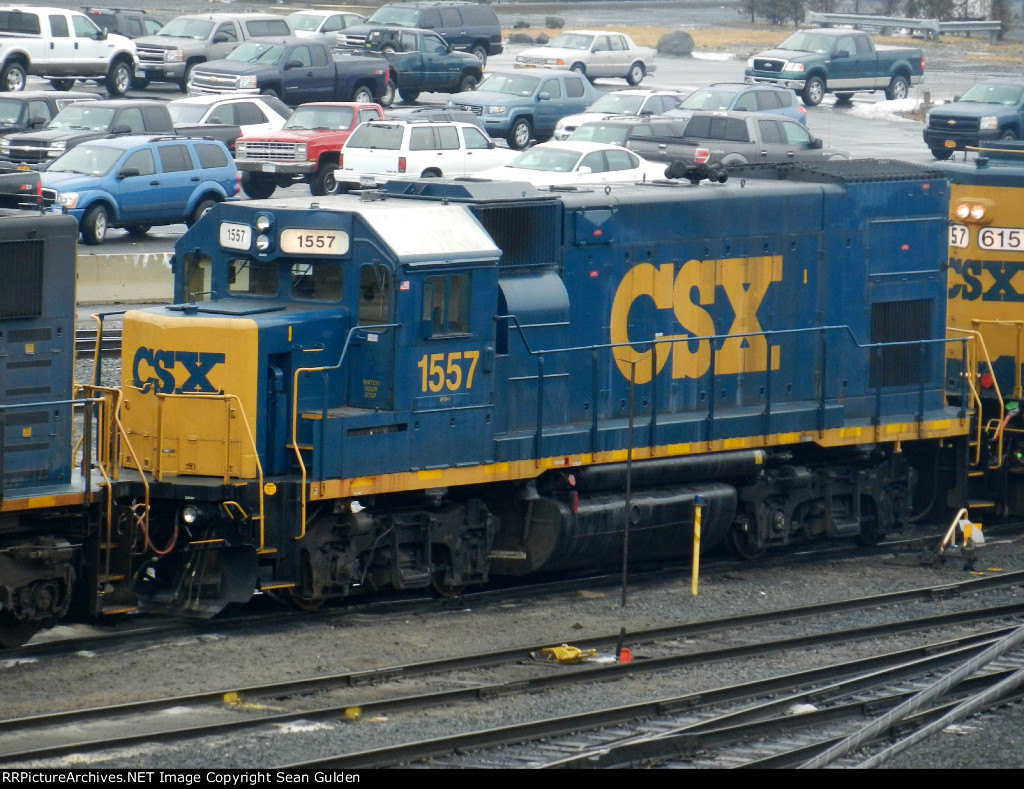 CSXT EMD GP15-1 1557