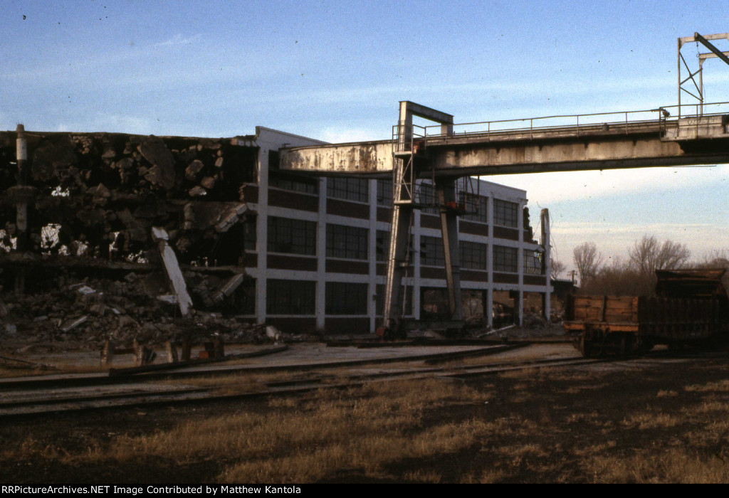 Unknown structure at the roundhouse complex