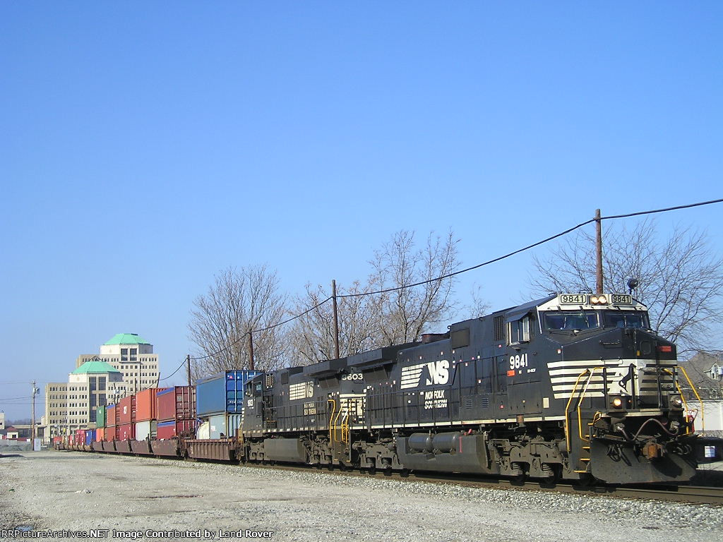 NS 9841 On NS 25 A Eastbound