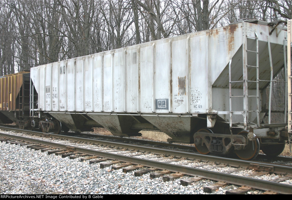 Grain hopper