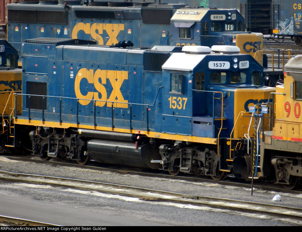 CSXT EMD GP15-1 1537