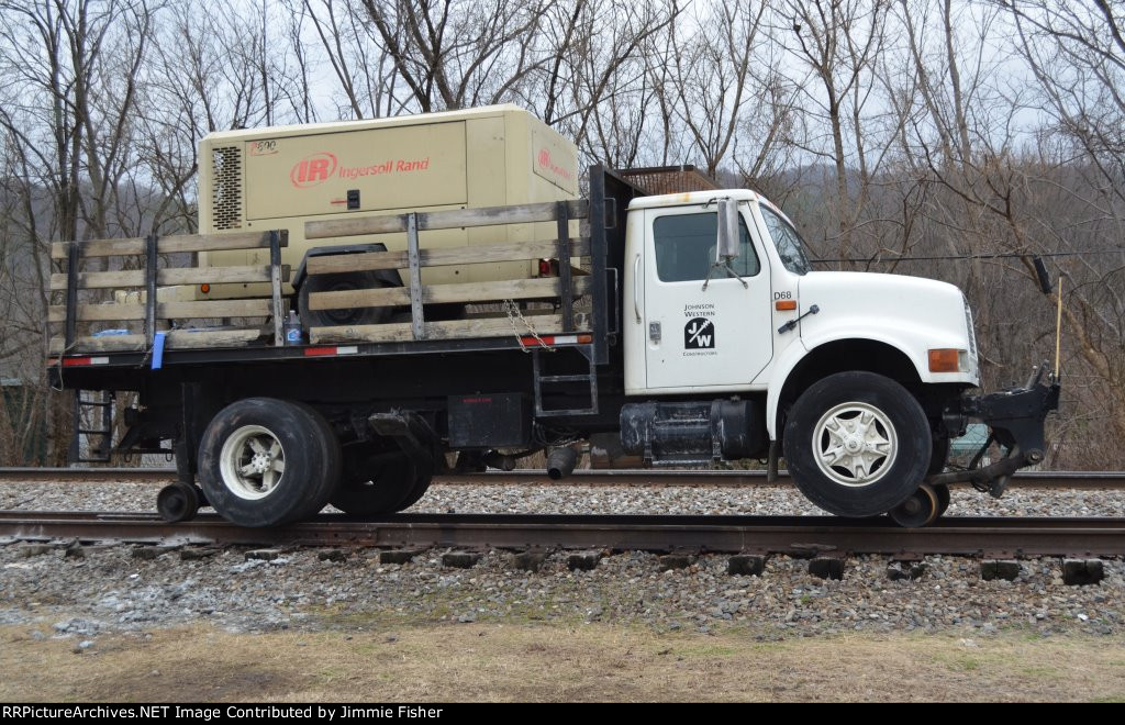 Dec 23, 2011: Hy-rail truck with air compressor