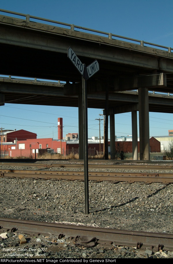 Rio Grande yard limit sign