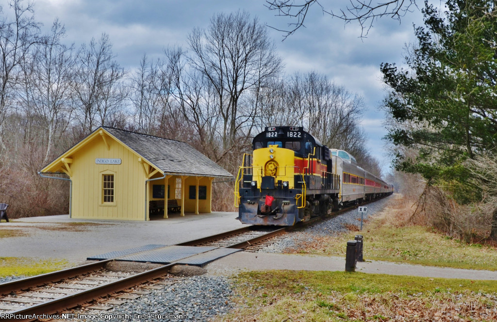 CVSR 1822 passes the station in deadhead mode.