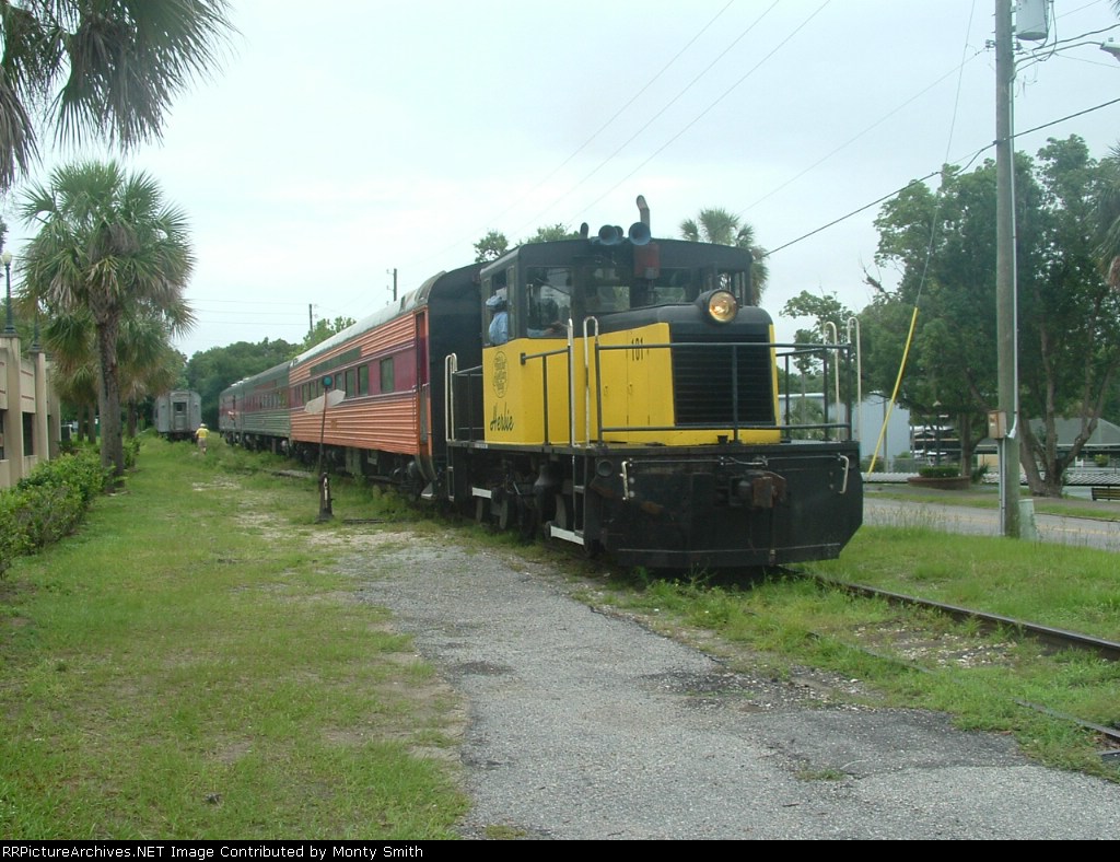 Untitled [www.rrpicturearchives.net]