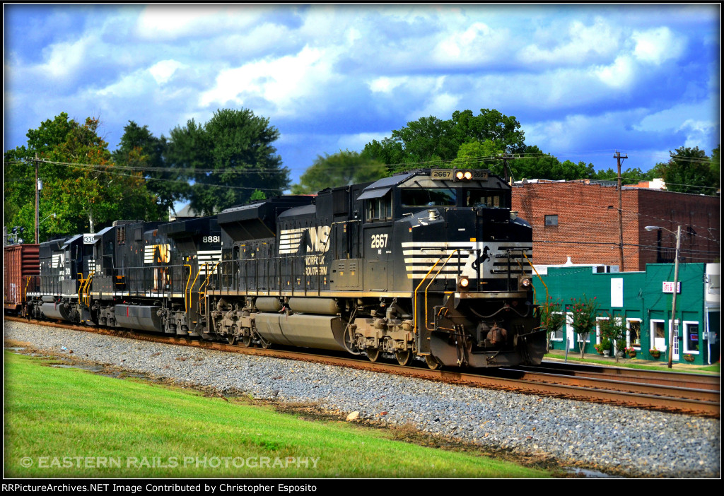 NS SD70M-2 2667 leads 337 down R Line