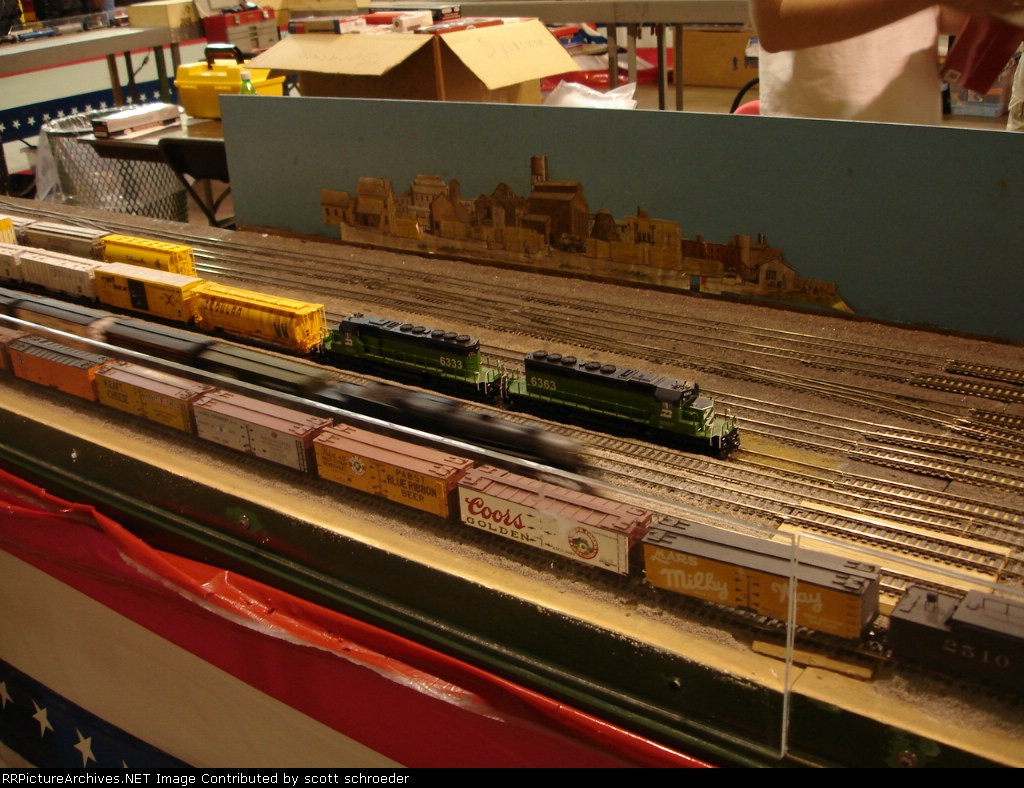 BN 6363 & BN 6333 (SD40-2) wait in the yard