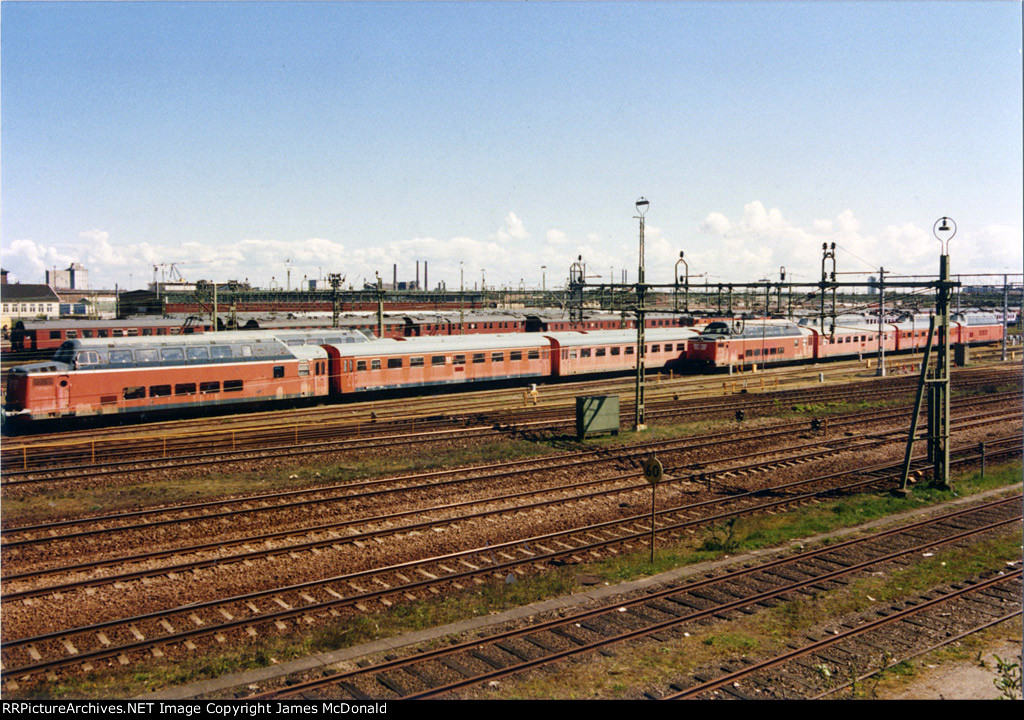 Y3 railcars in Malmö yard