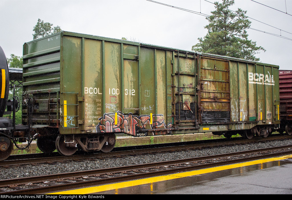 BCOL Boxcar #100312 on Q404