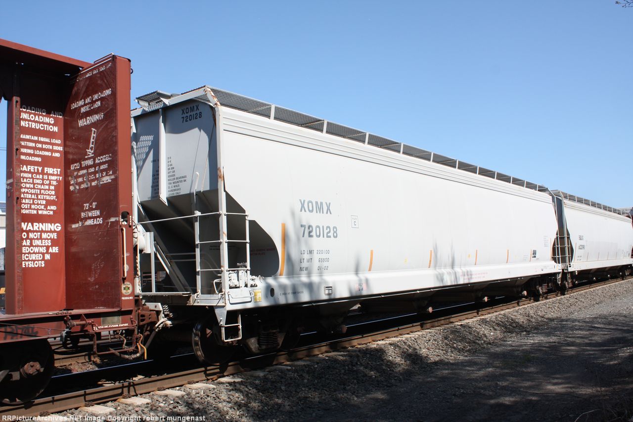 misc freight cars on q410