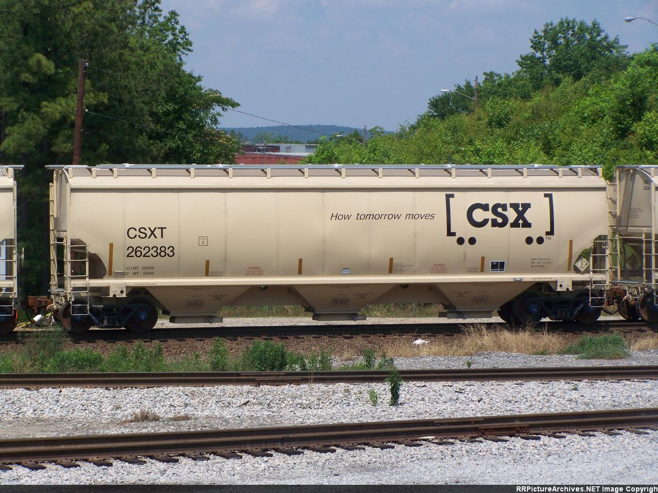 New CSX 3-bay covered hopper
