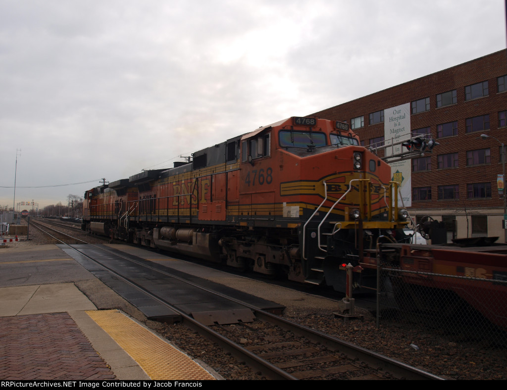 BNSF 4768