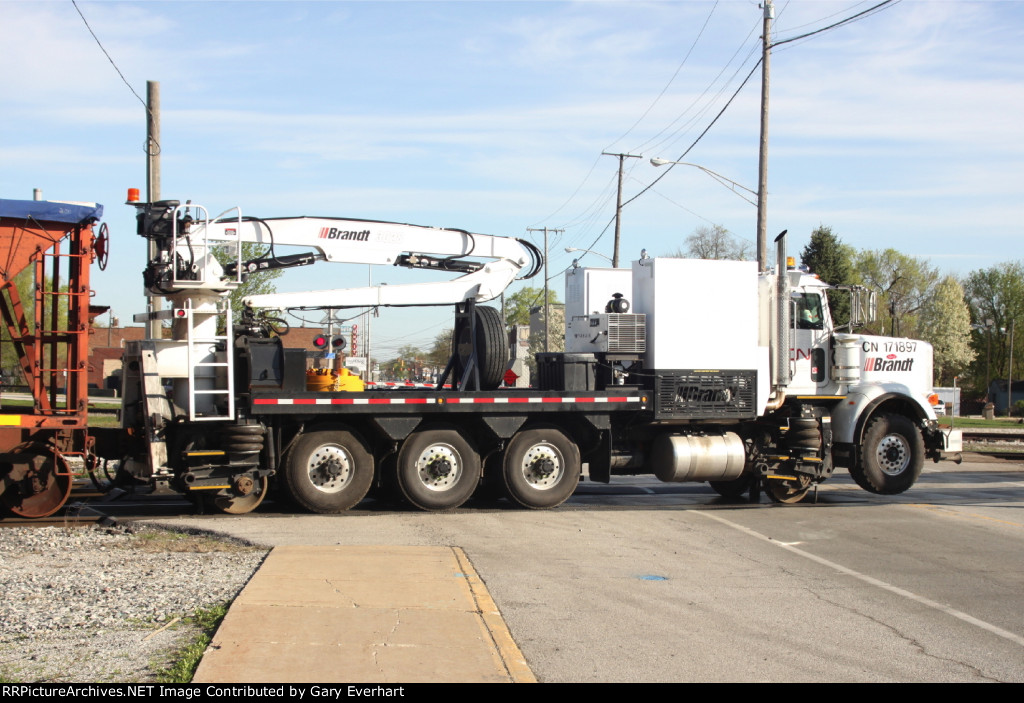 CN 171897 - Peterbuilt Hi-Rail Truck