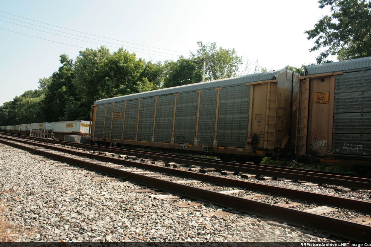 TTGX 712066, CSX Autorack T 9761