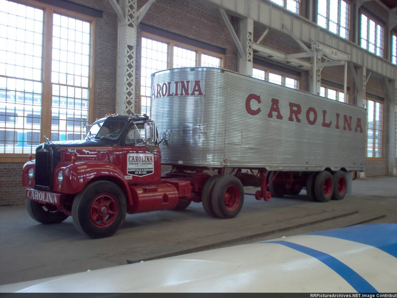 CAROLINA FREIGHT CARRIERS MACK B-42 TRACTOR