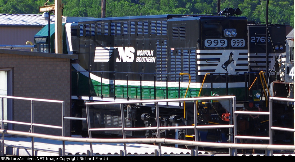 NS 999