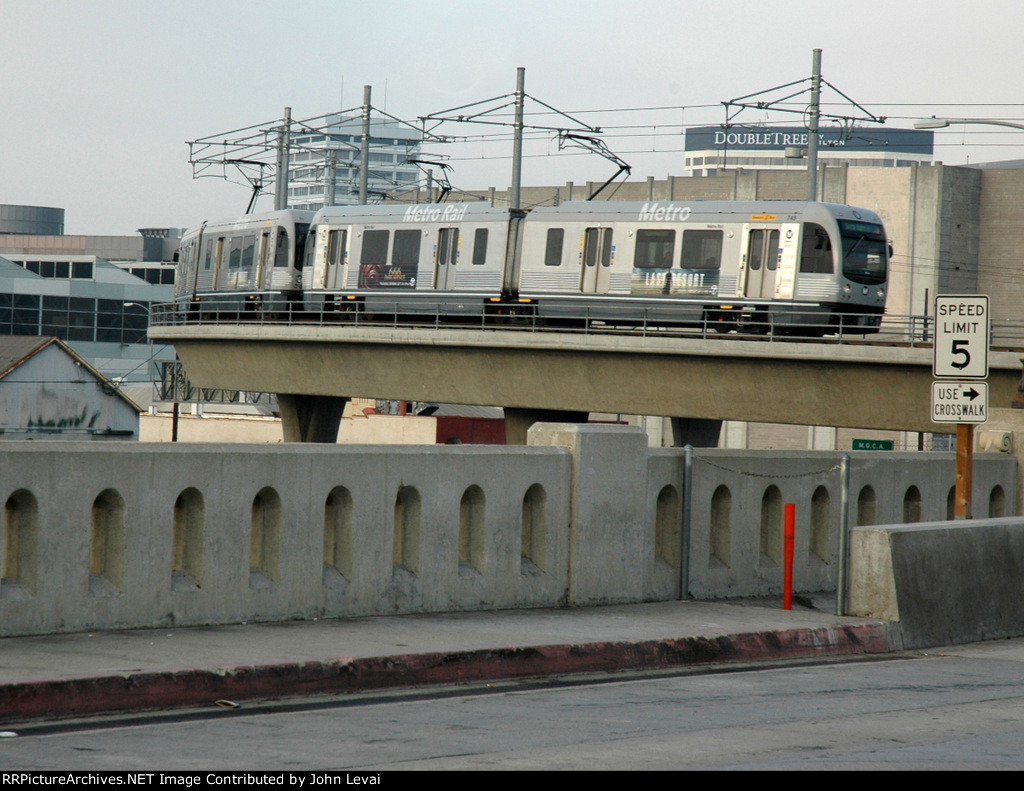 LACMTA Gold Line approaching the Union Station platform
