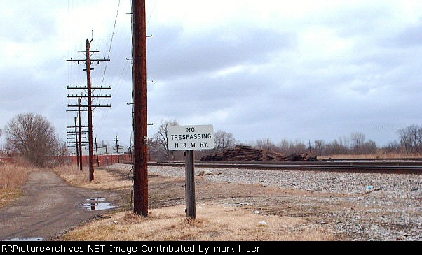 Old N&W sign
