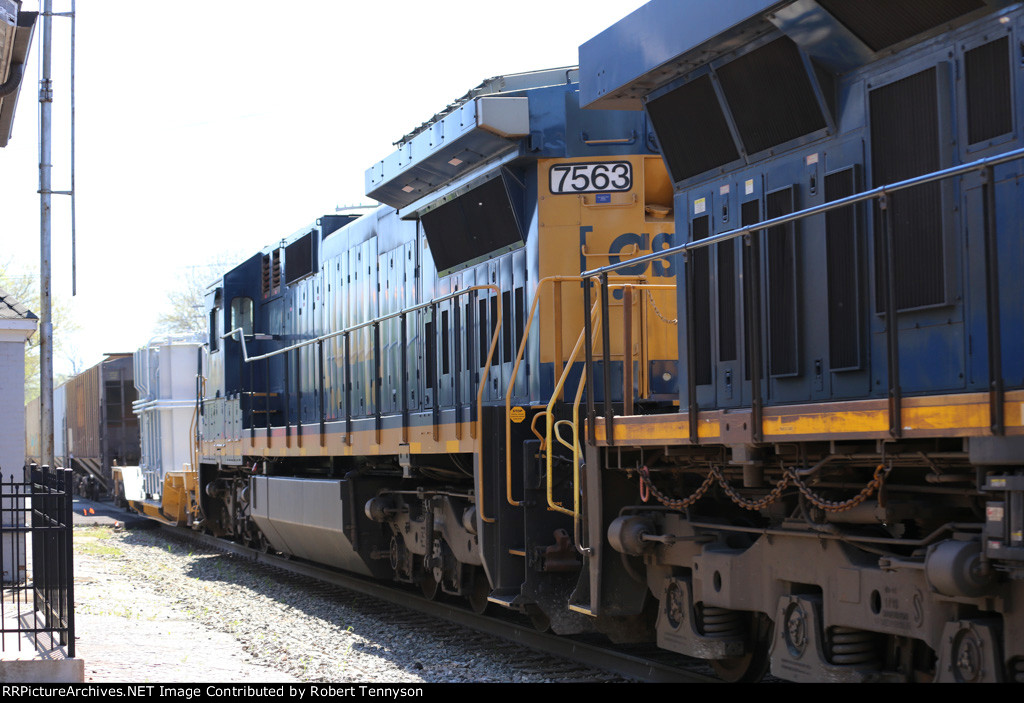 CSXT 7563
